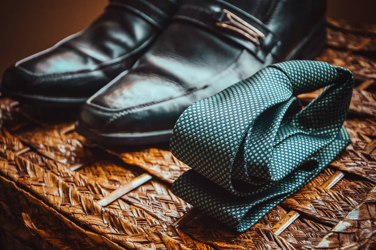 5 Cara Merawat Sepatu Kulit Agar Tetap Terlihat Baru